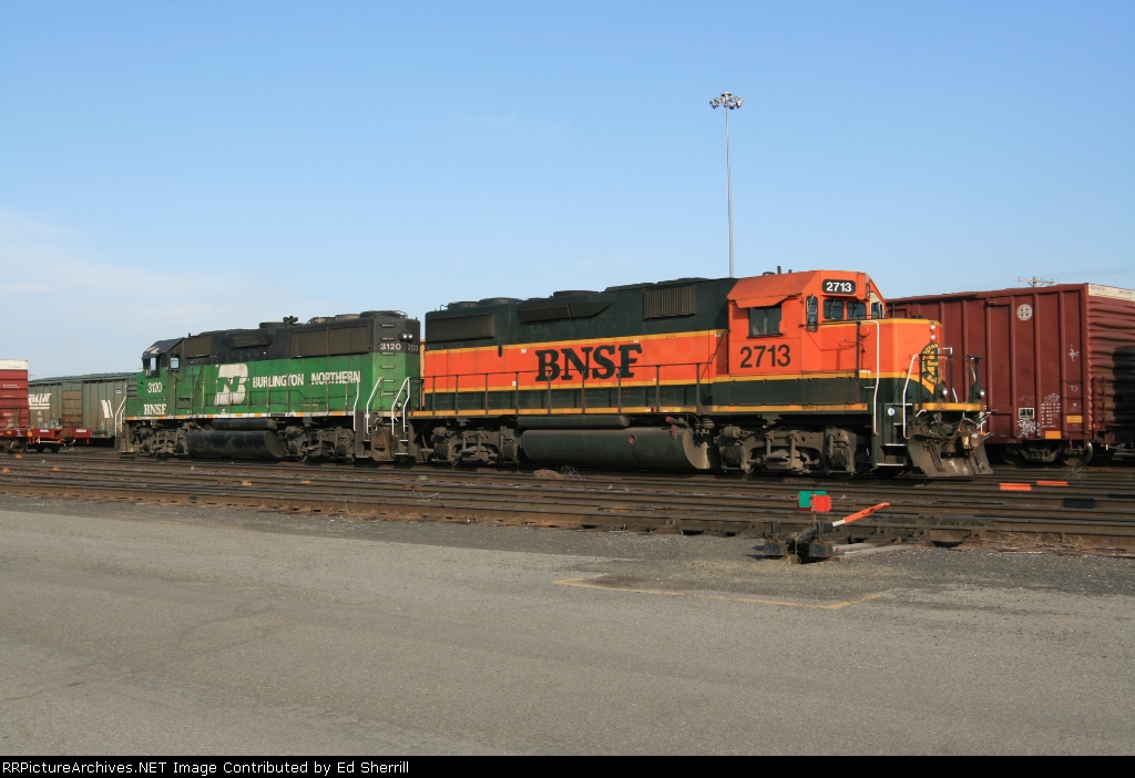 BNSF 2713